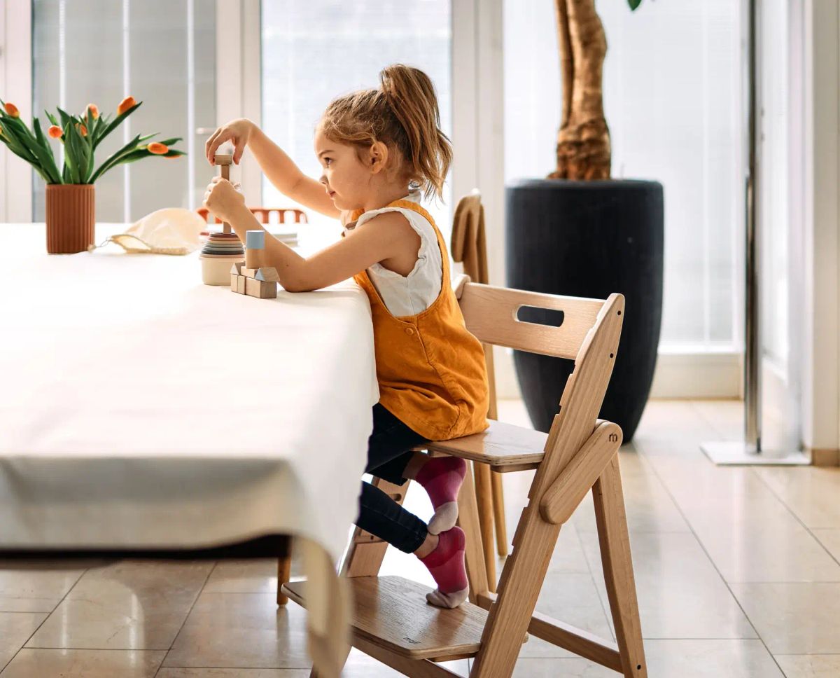 Moji Yippy High Chair from 9,80€ flexible rental subscription