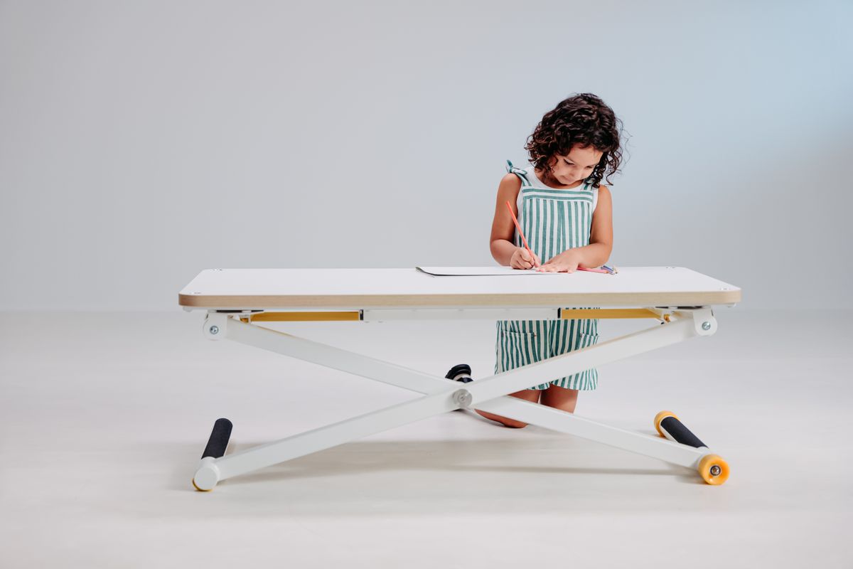 poptop height-adjustable kids desk from 19,10€ flexible rental subscription